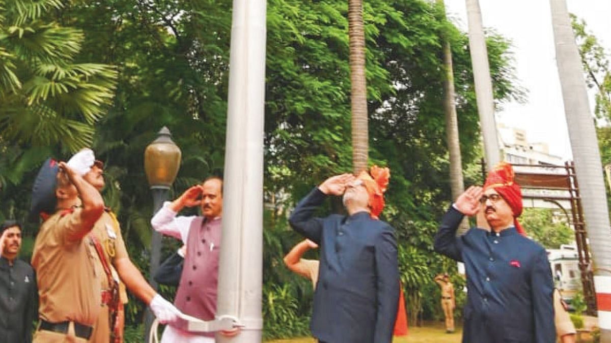 C.P. Radhakrishnan । राज्यपाल राधाकृष्णन यांच्या हस्ते पुण्यात मुख्य ध्वजवंदन । Governor C. P ...